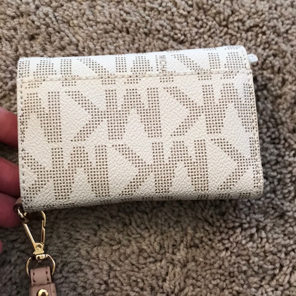 Michael Kors | Bags | Michael Kors Mini Logo Wristlet | Poshmark